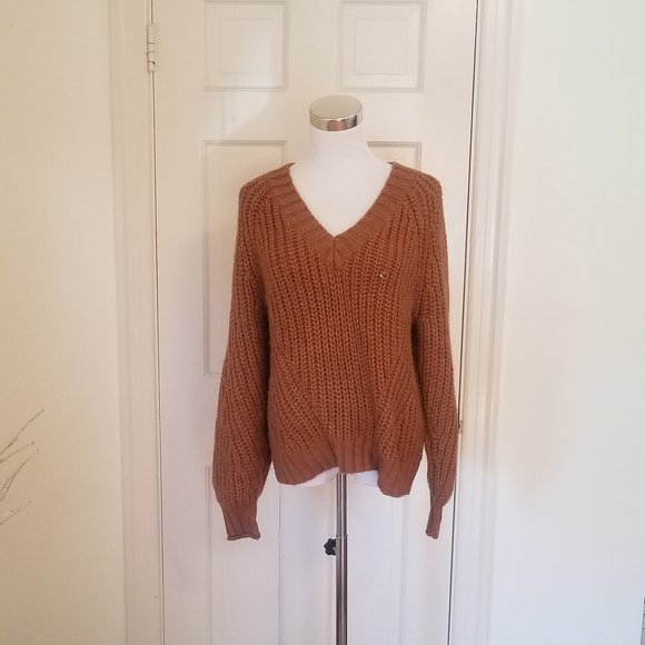 American Eagle Outfitters | Sweaters | Nwt American Eagle Green Tag ...